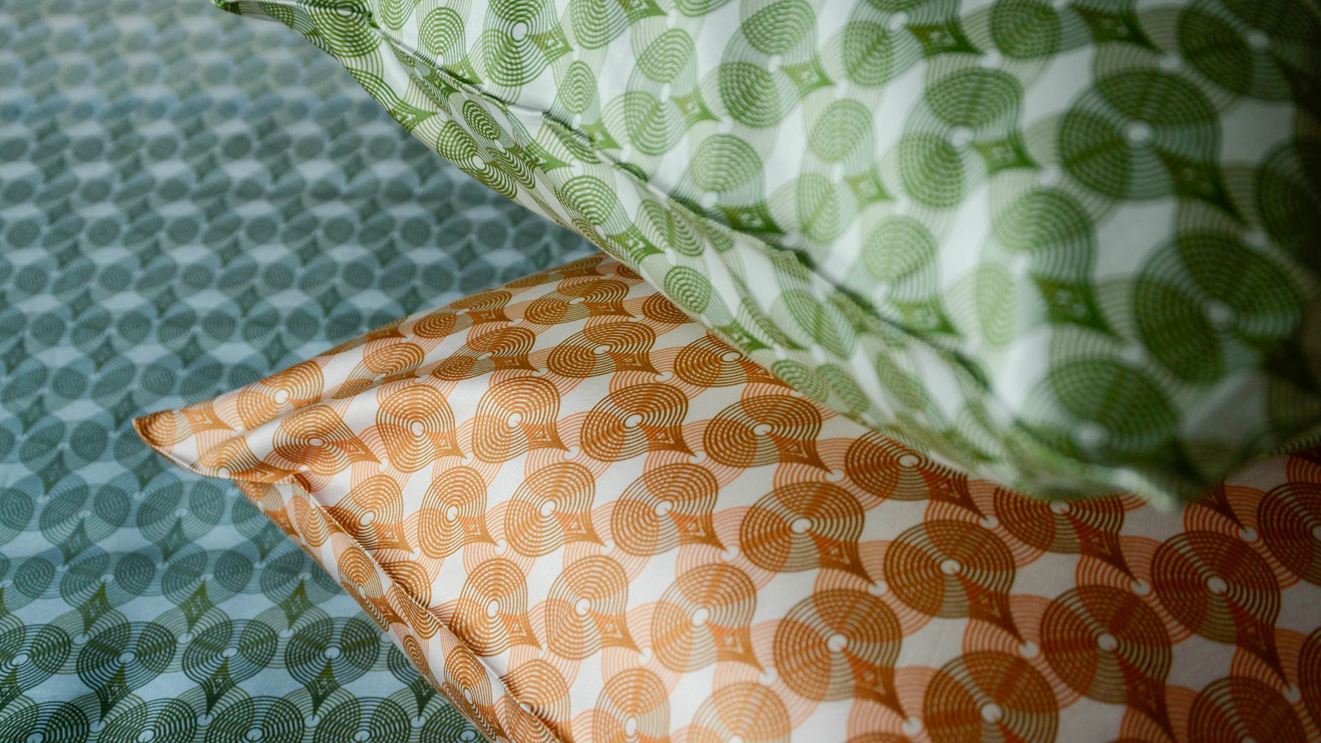 Circle Pattern Cotton Blend Bedding - Natural Bed Company