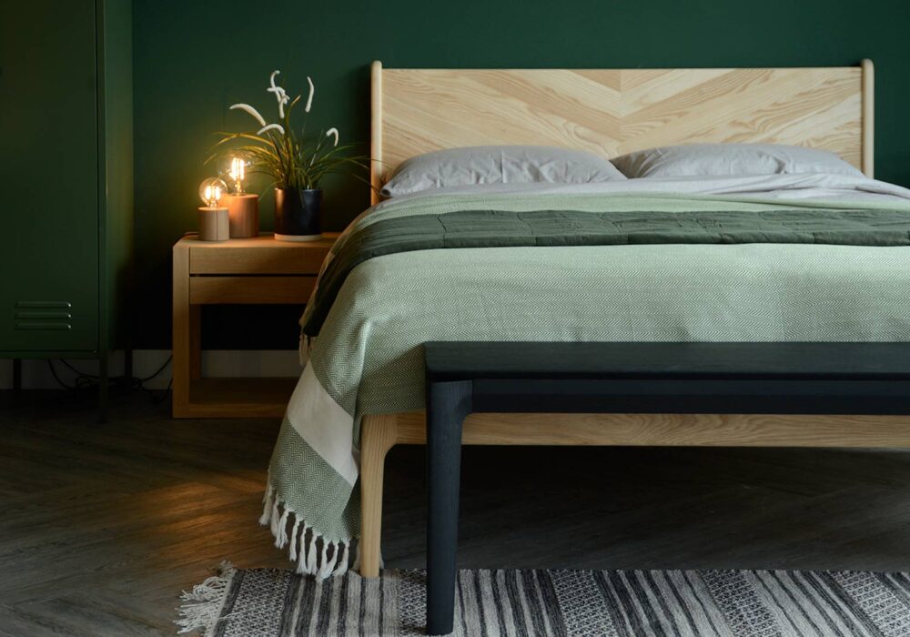 Straight Modern Bench | Ethnicraft | Natural Bed Company