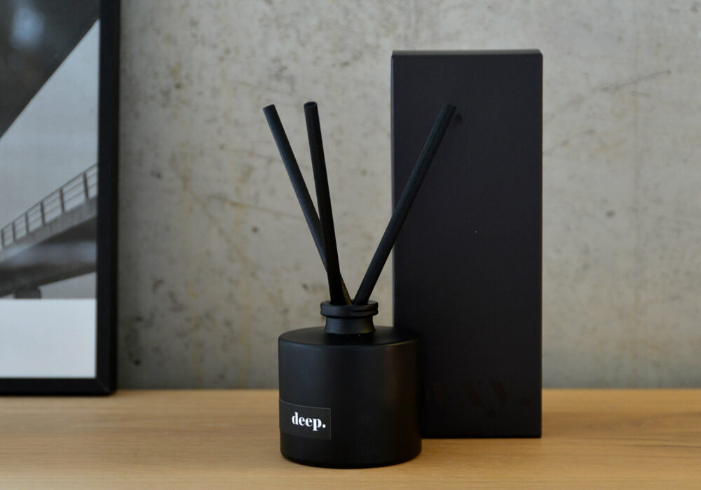 Black Reed Diffusers & Scented Candles - Natural Bed Company