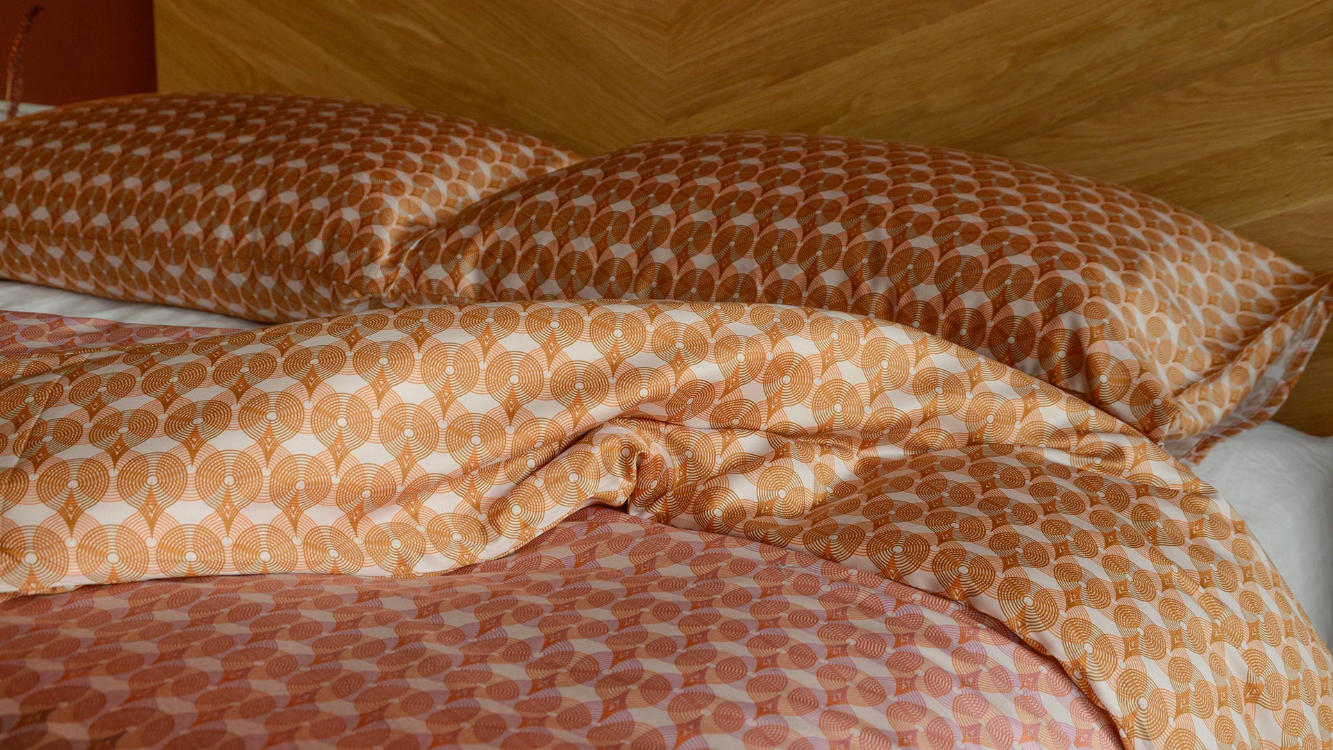 Circle Pattern Cotton Blend Bedding - Teal or Rust - Natural Bed Company