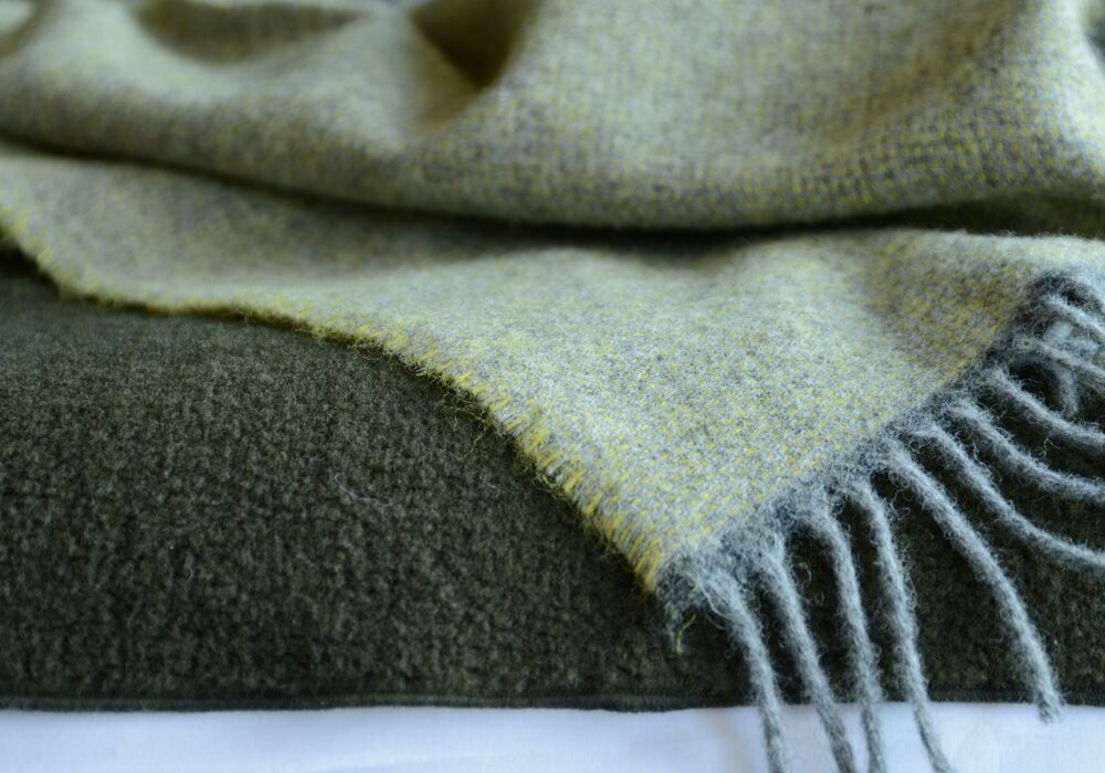 Green Marl Pure Wool Throws | Blankets | Natural Bed Company