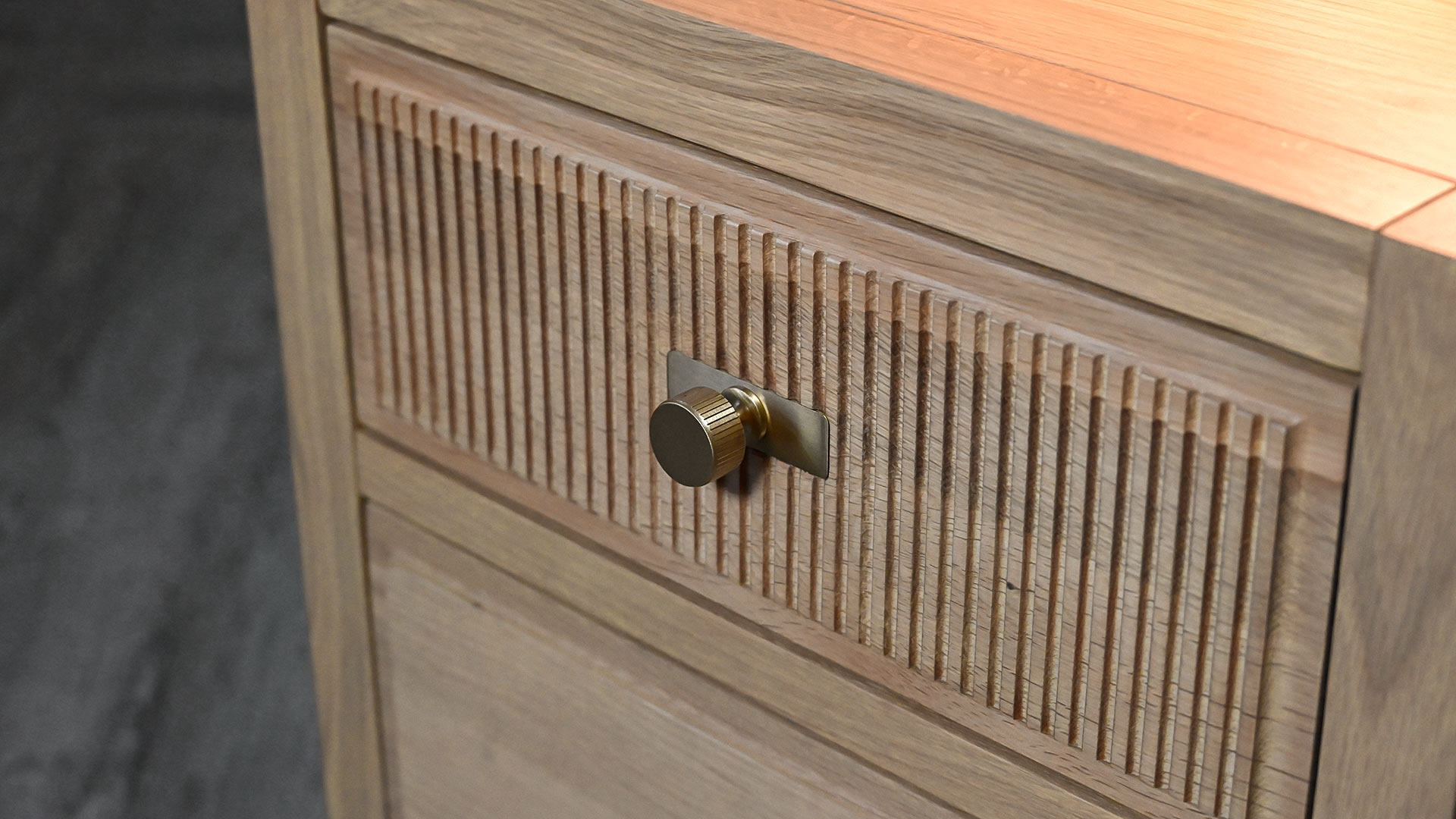 Deco - Reeded Oak Wide Chest - Natural Bed Company