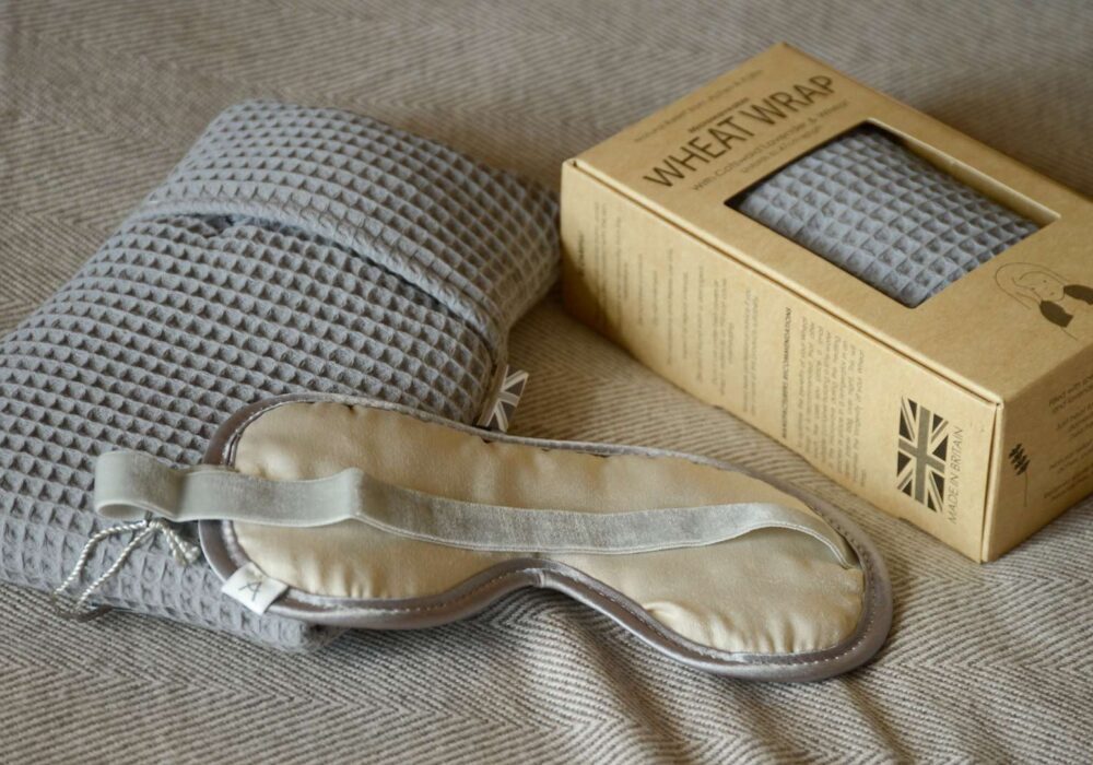 Relaxing Spa Set | Neck Wrap, Eye Mask, Hotwater Bottle | Natural Bed