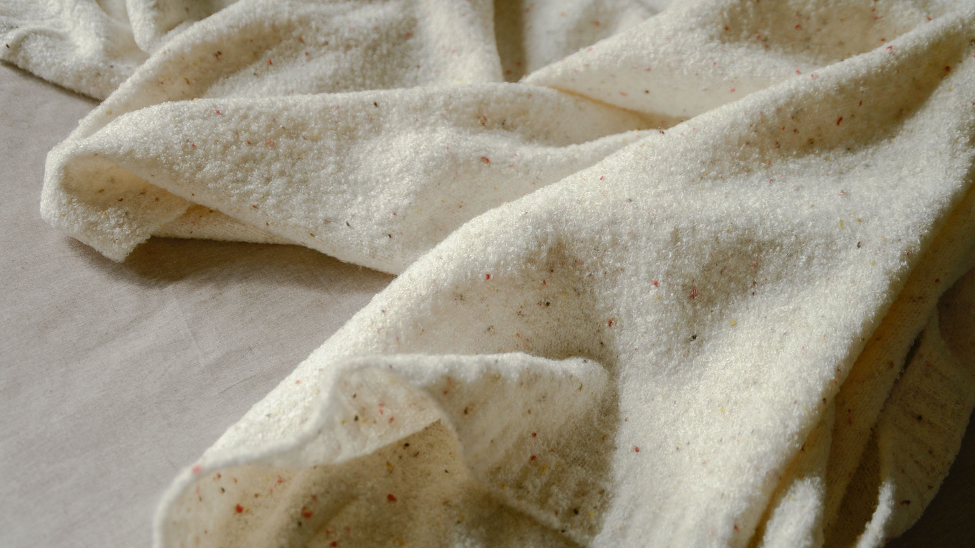 Flecked Ivory Throw | Throws & Blankets | Natural Bed Company