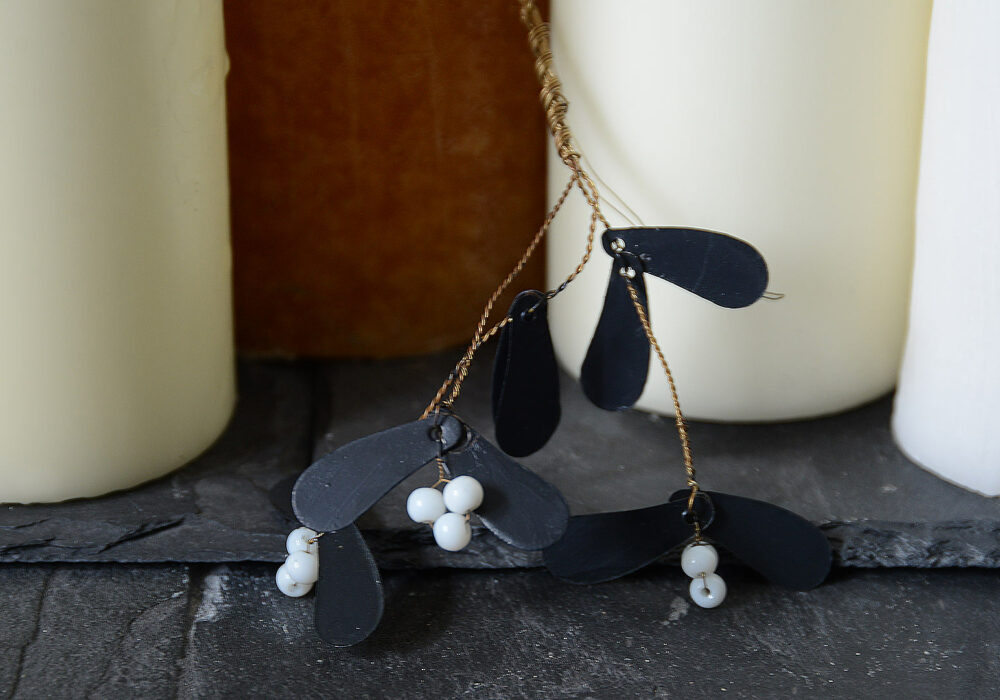 Metal Mistletoe Christmas Decorations | Natural Bed Company