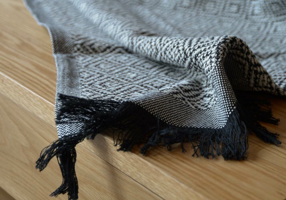 Cotton Rich Throws | Diamond Pattern | Natural Bed Company