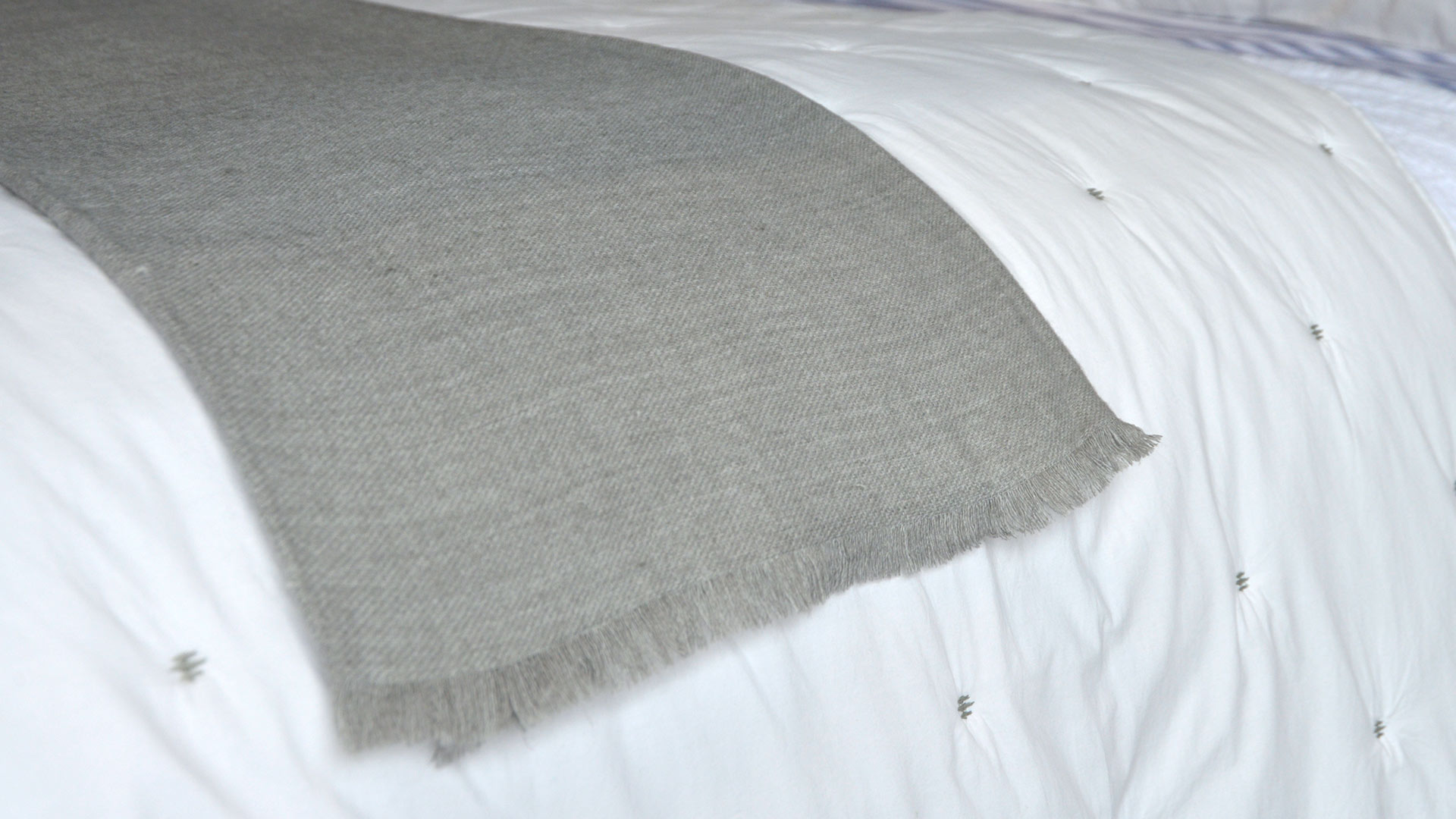 Silver Grey Throw | atelier-yuwa.ciao.jp